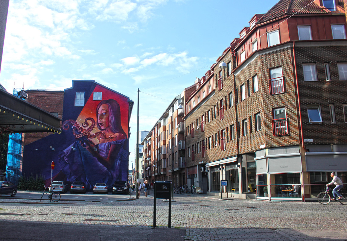 Crossing the Bridge from Copenhagen to Malmo – Just Do It!