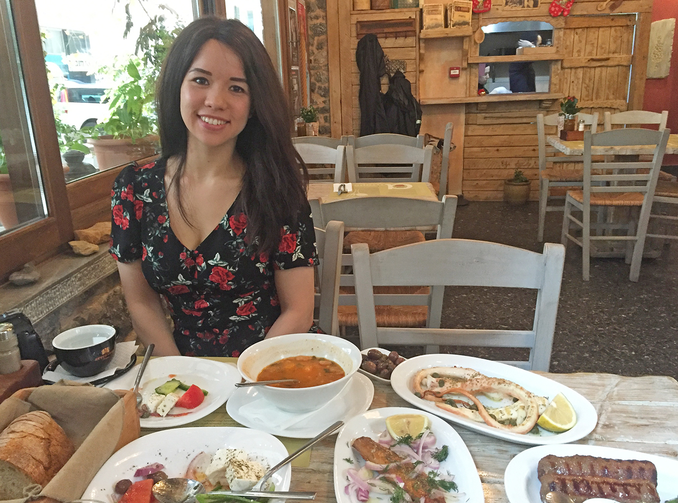 A Food Lover’s Guide to Athens: Local Dishes & Restaurants